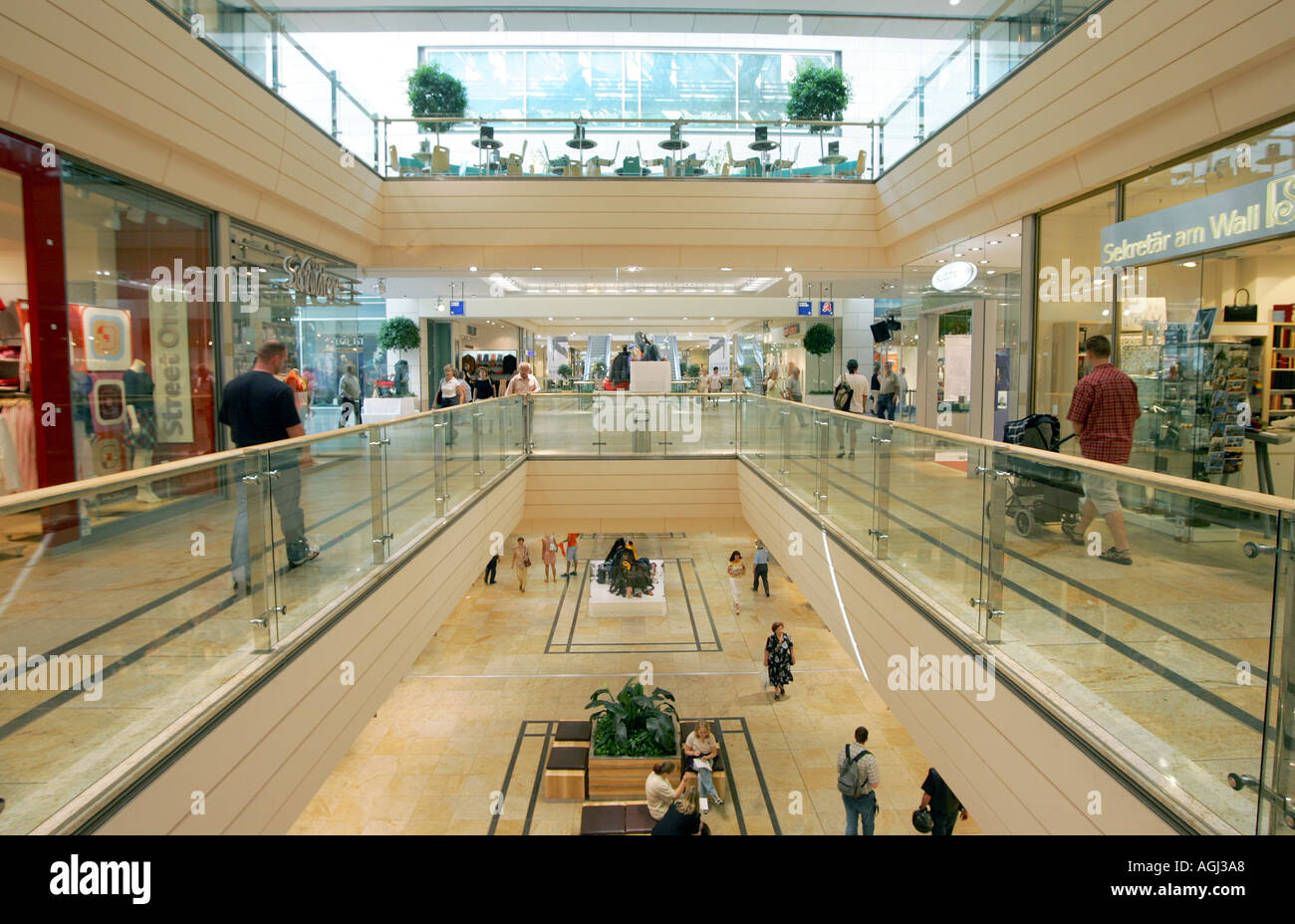 Shopping center Dresden Germany Stock Photo - Alamy