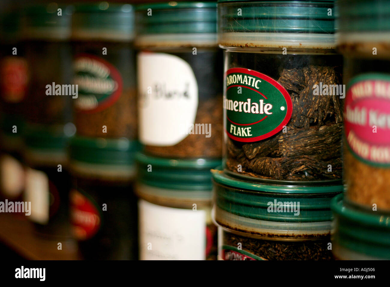 Tobacco can hi-res stock photography and images - Alamy