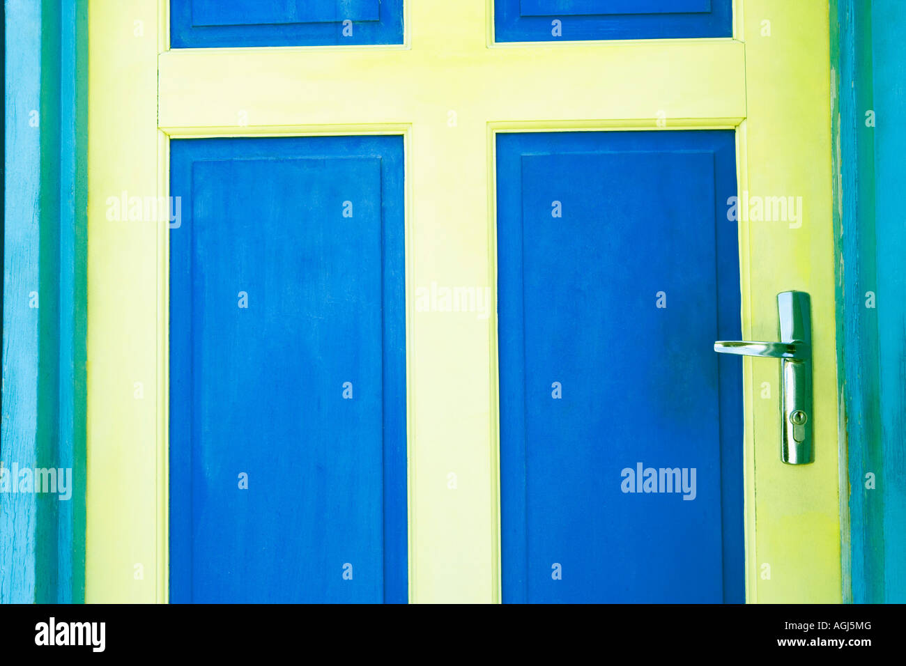 Close-up of a closed door Stock Photo - Alamy