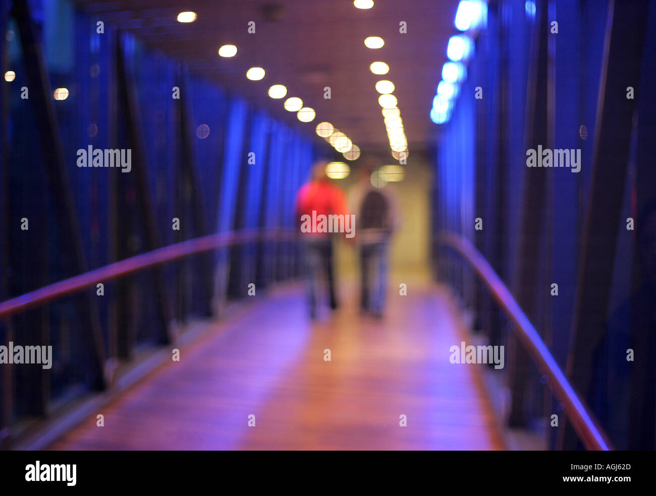 Walkway group of people hi-res stock photography and images - Alamy