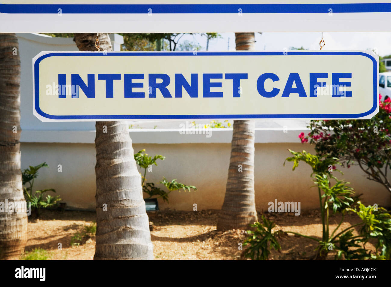 Sign cyber cafe hi-res stock photography and images - Alamy