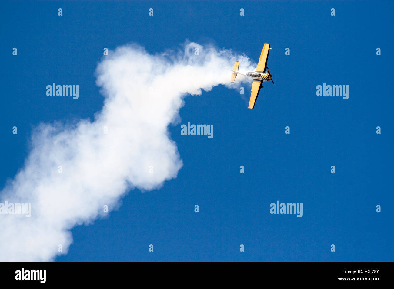 Stunt wings flying hi-res stock photography and images - Alamy