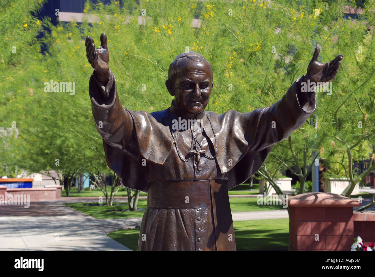 Actual statue hi-res stock photography and images - Alamy