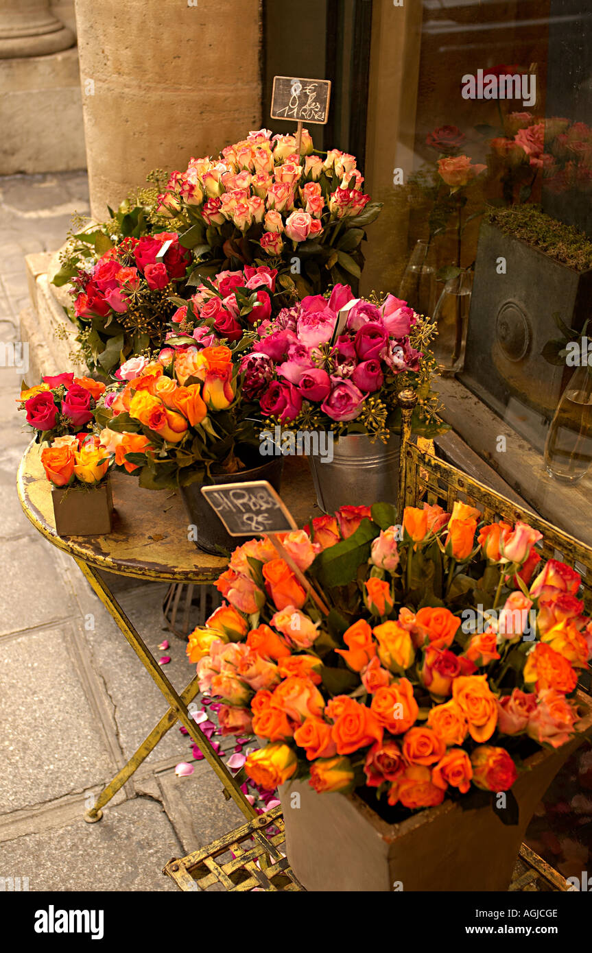 Outside paris hi-res stock photography and images - Alamy