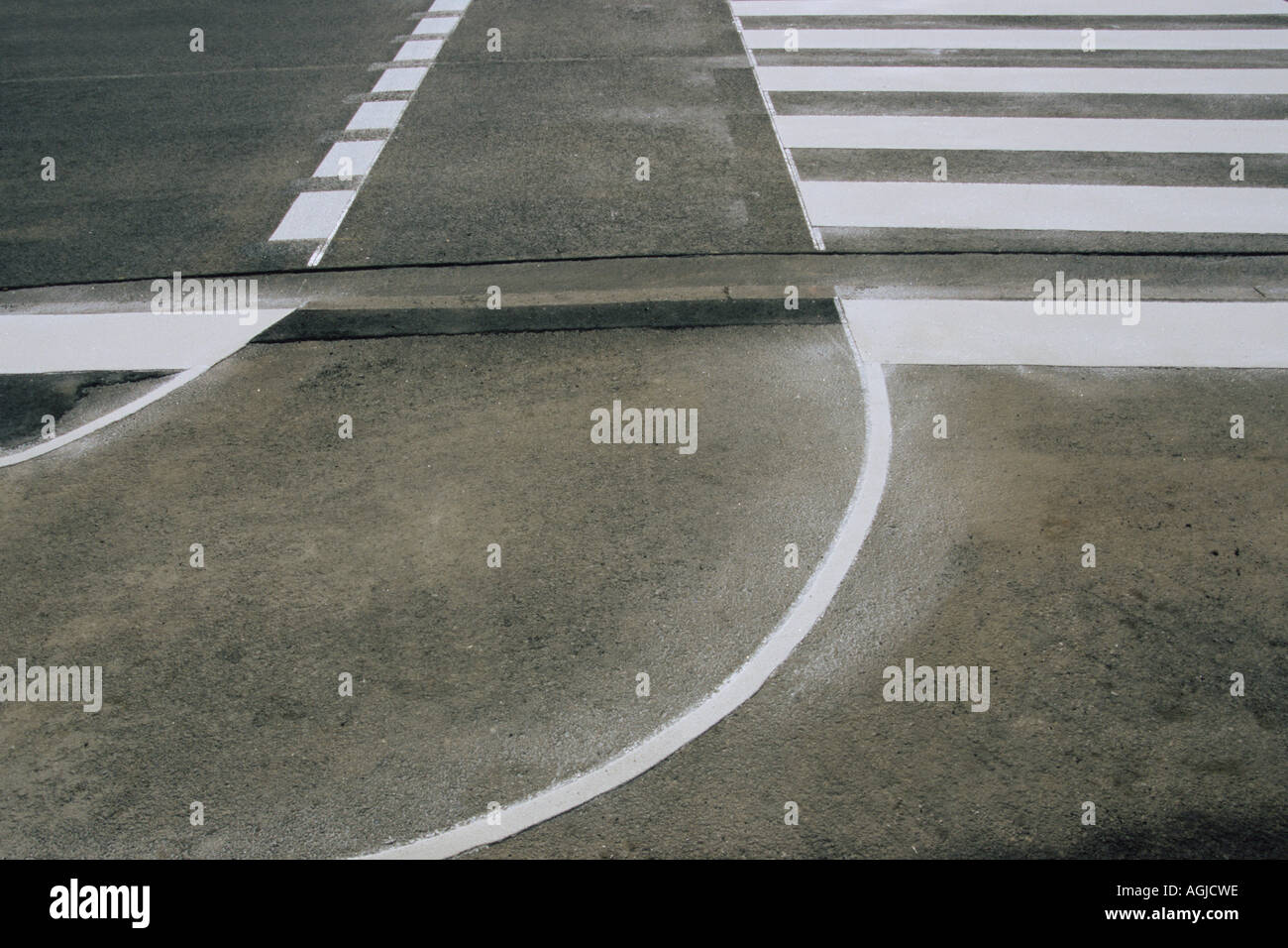 Pedestrian crossing road marking hi-res stock photography and images ...