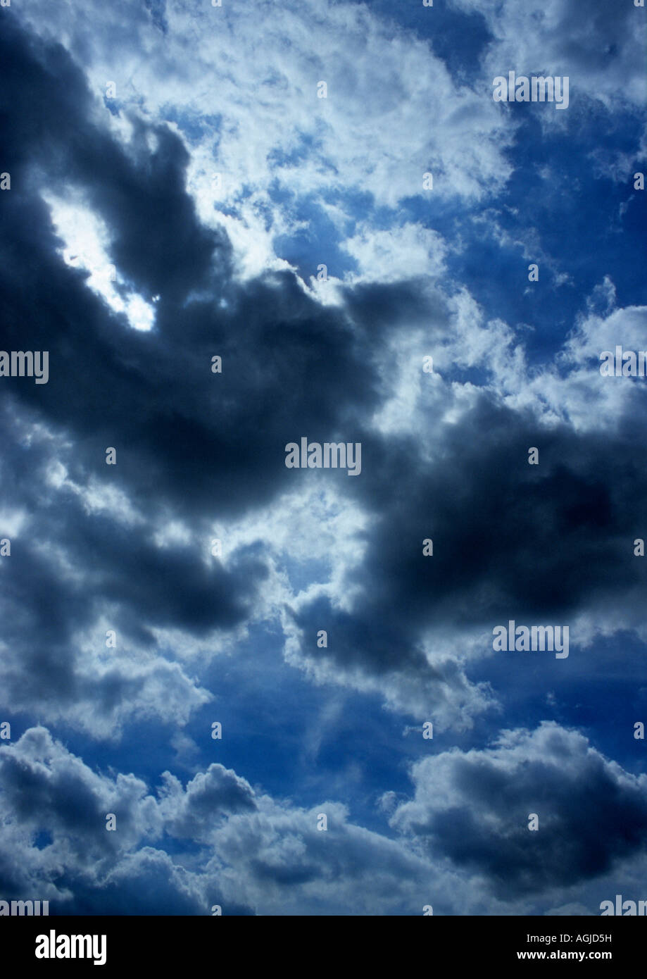 Backlit clouds hi-res stock photography and images - Alamy