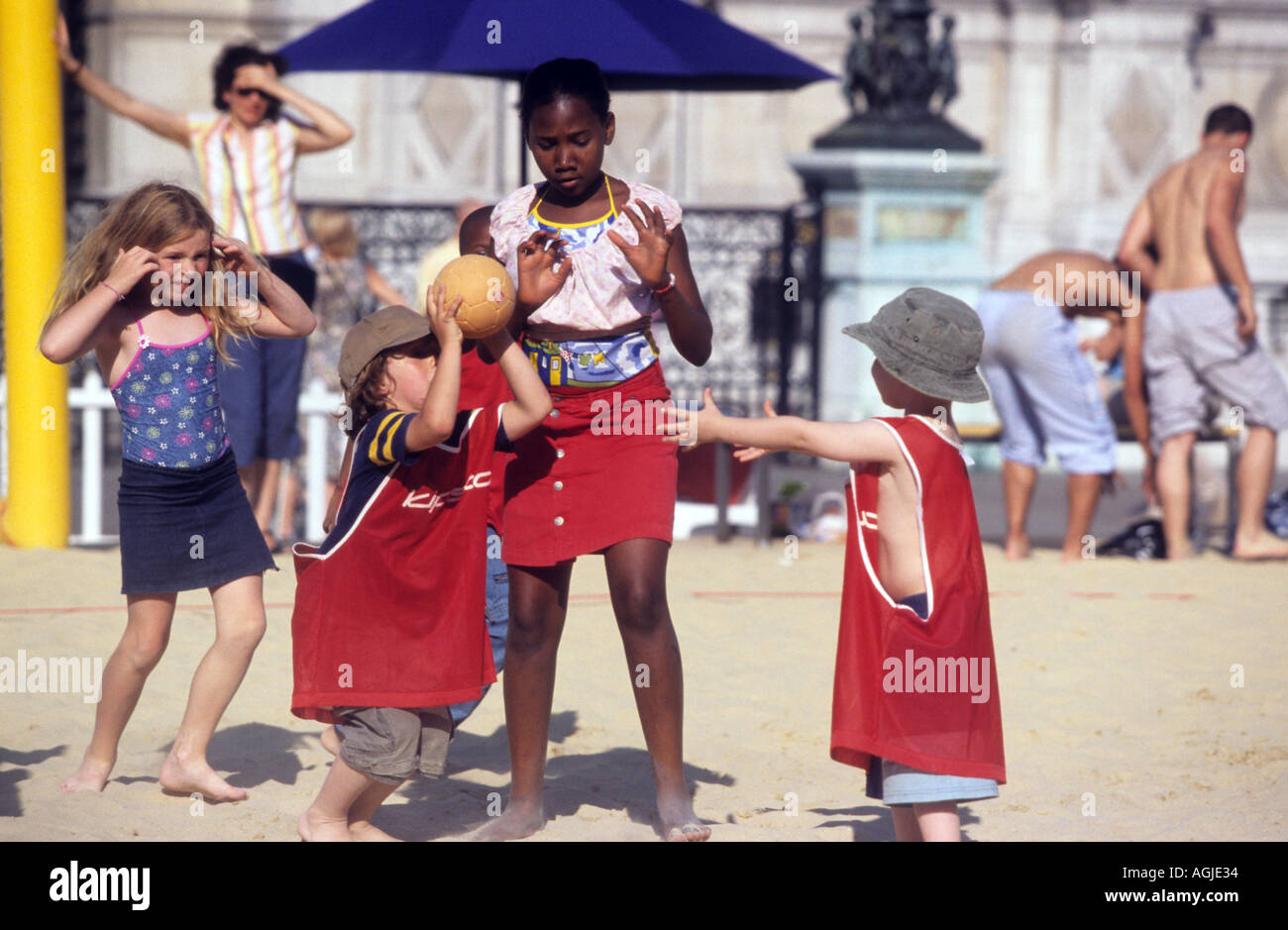 Kids playing sports hall hi-res stock photography and images - Alamy