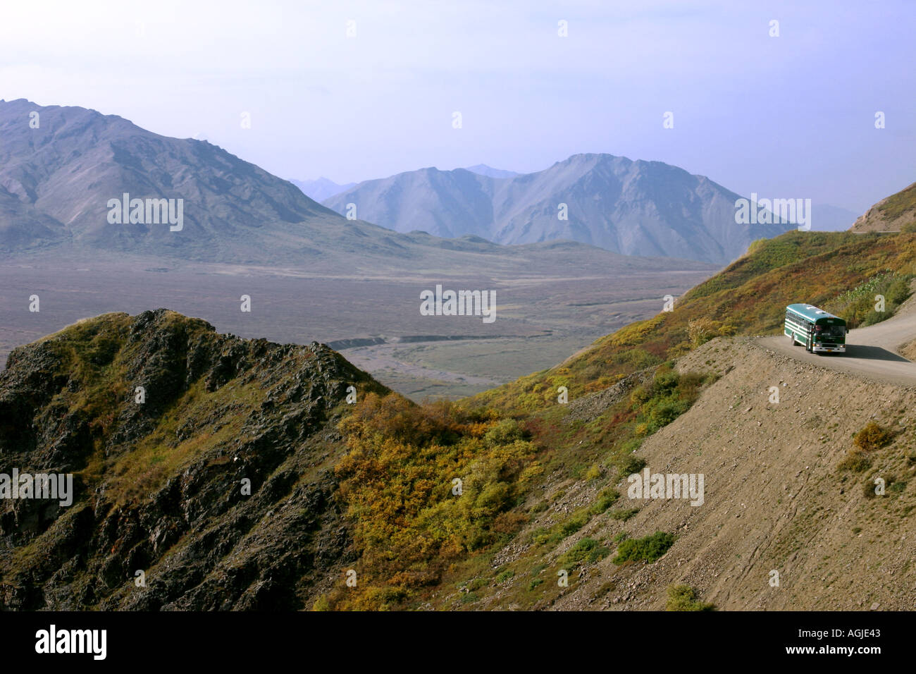 Denali national park shuttle bus hi-res stock photography and images ...