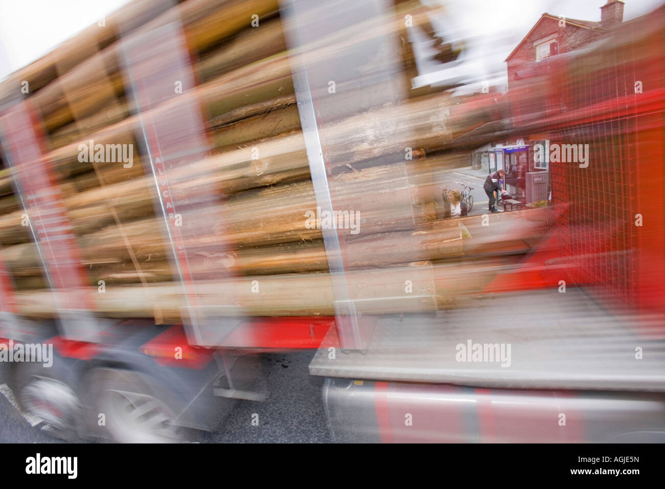 Timber wagon hi-res stock photography and images - Alamy