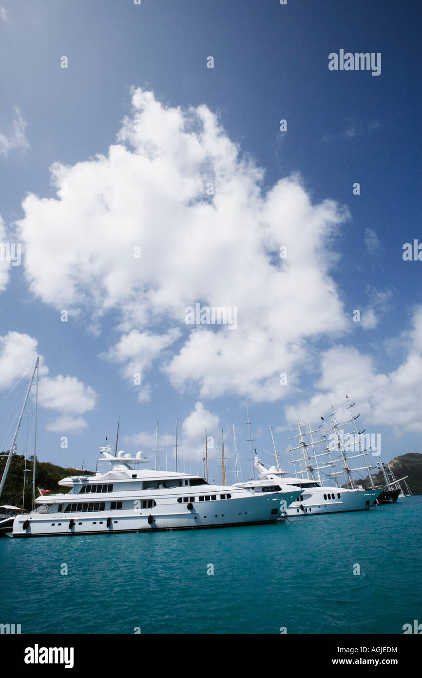 Cruise ship at a harbor Stock Photo - Alamy