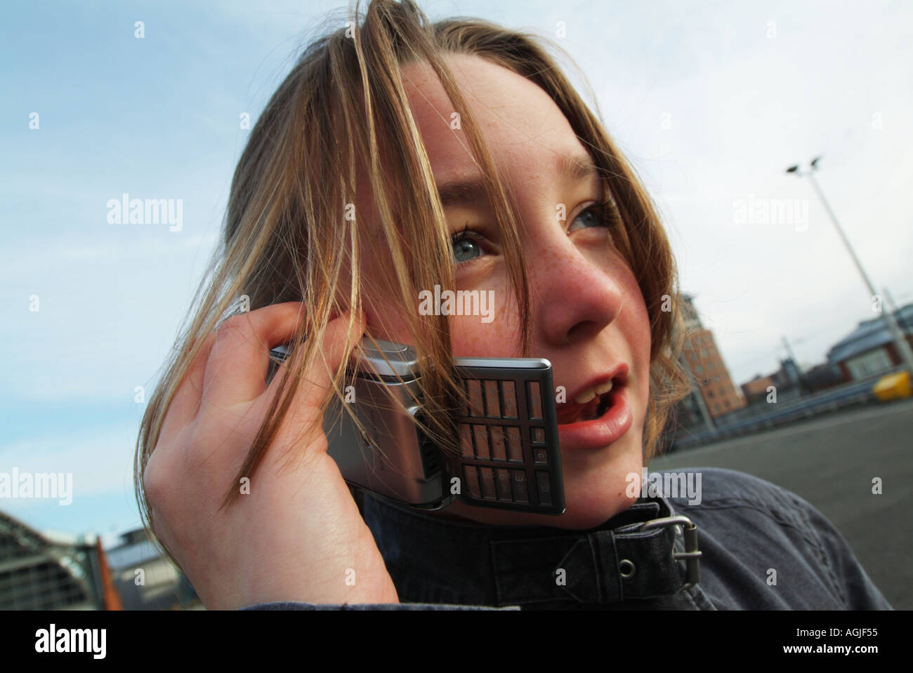 mobile phone conversation Stock Photo - Alamy