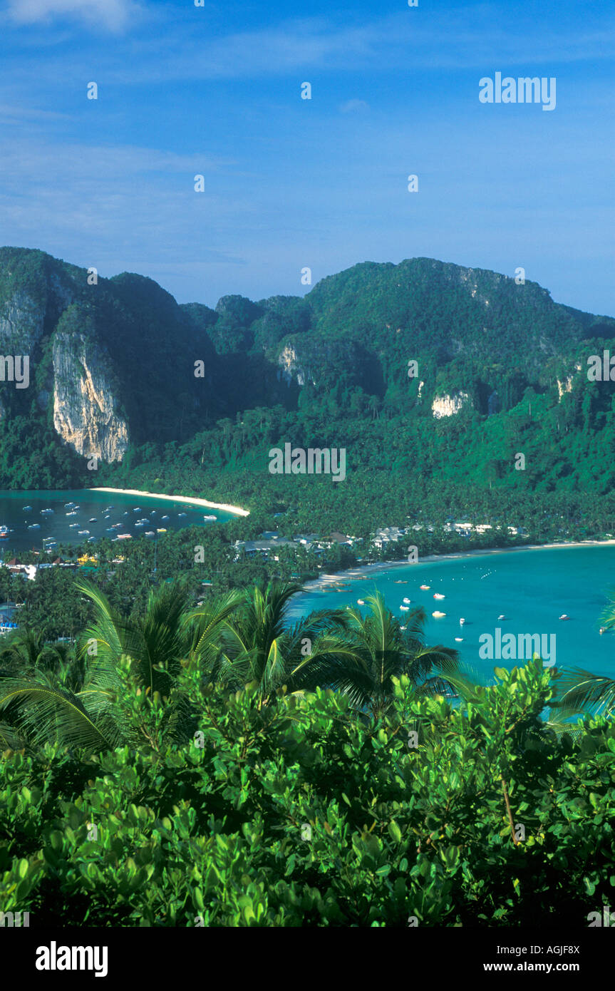 view from the viewing point of Koh Phi Phi Don across the island Stock ...