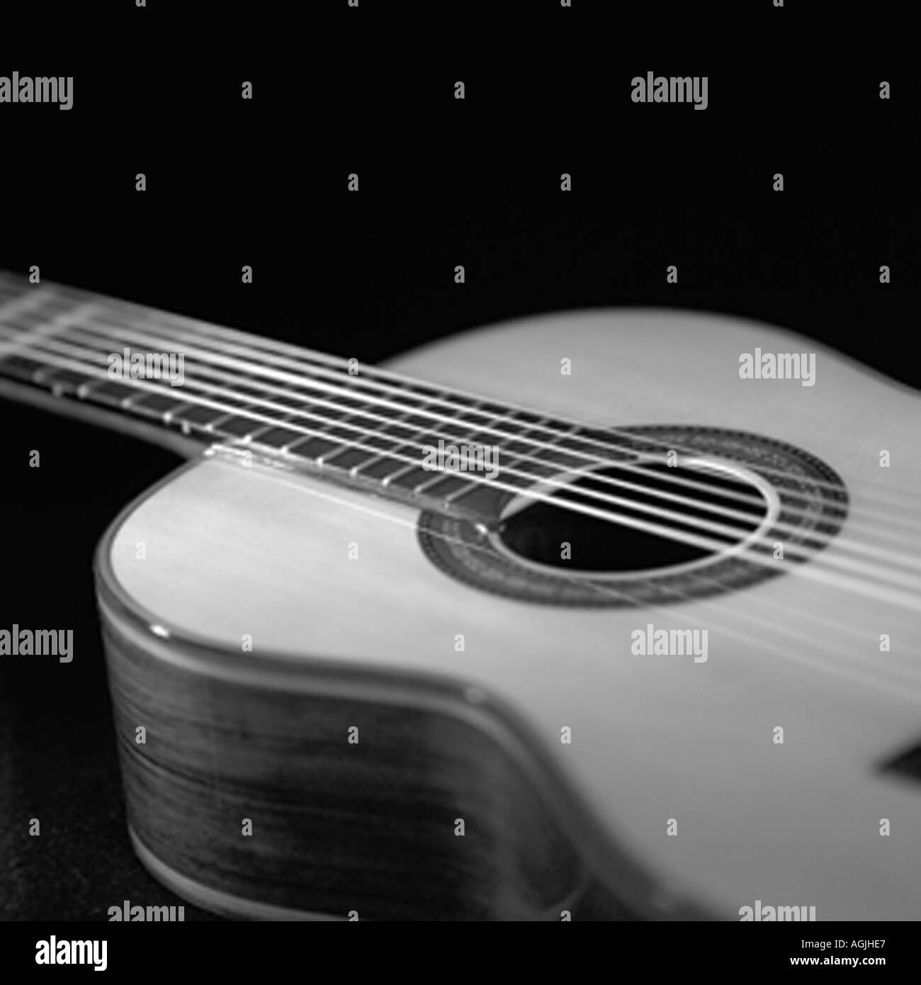 Body sounding instrument hi-res stock photography and images - Alamy