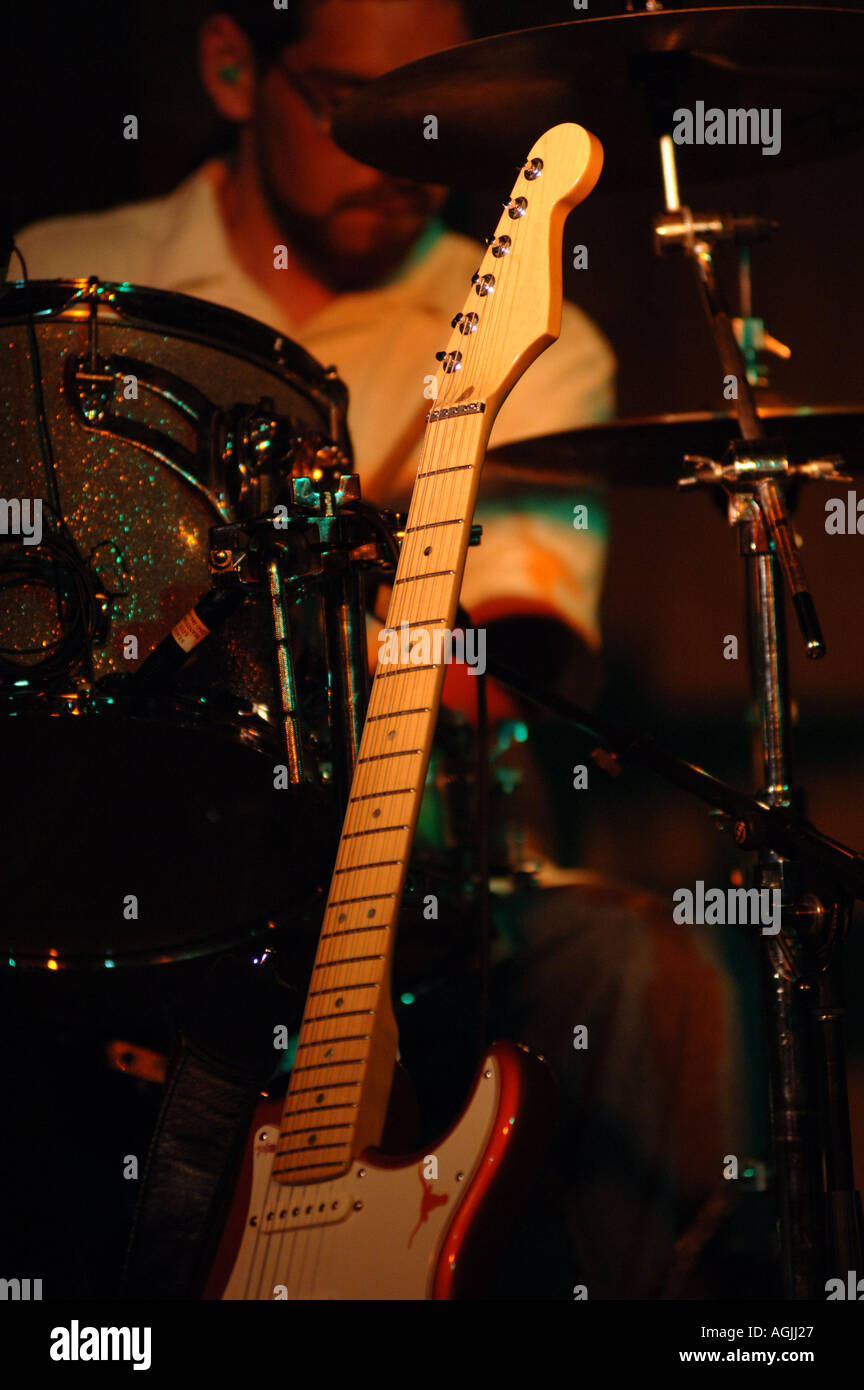Body sounding instrument hi-res stock photography and images - Alamy
