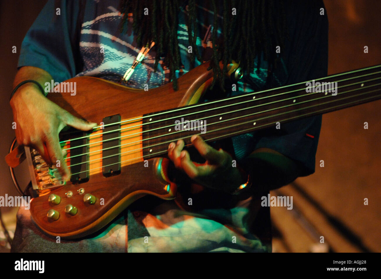 Chordophones hi-res stock photography and images - Alamy