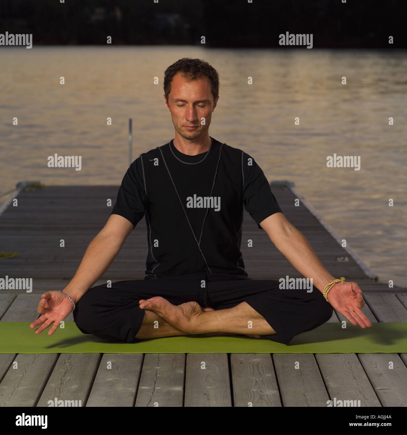 Lotus stance hi-res stock photography and images - Alamy