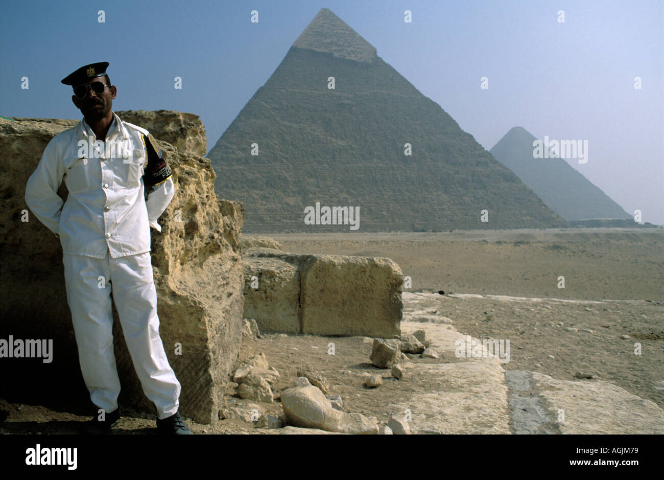 Cairo guard at Pyramids of Giza Stock Photo - Alamy