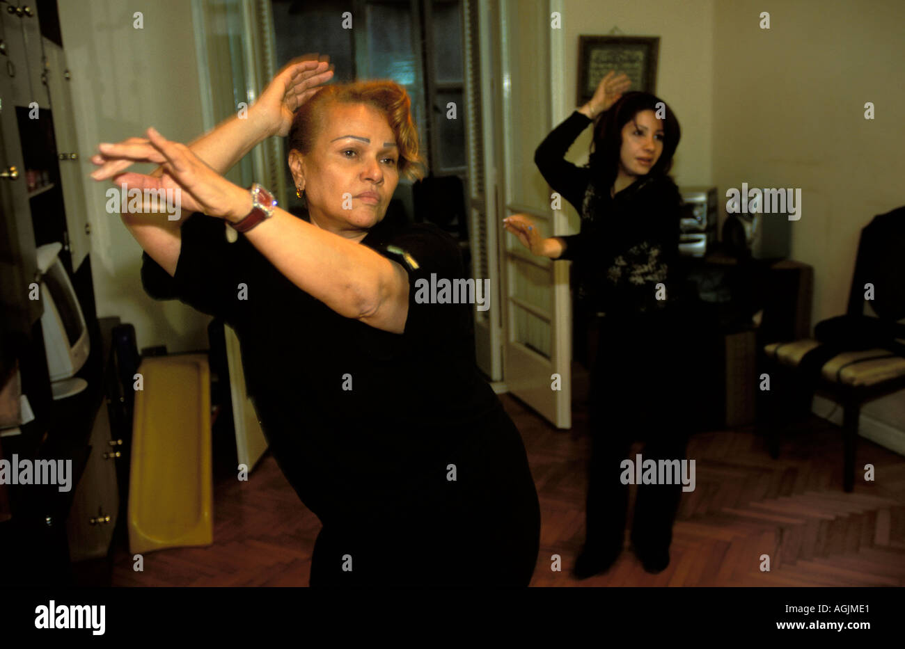 Cairo Brazilian belly dancer Soraya with her teacher Raqia Hassan Stock ...