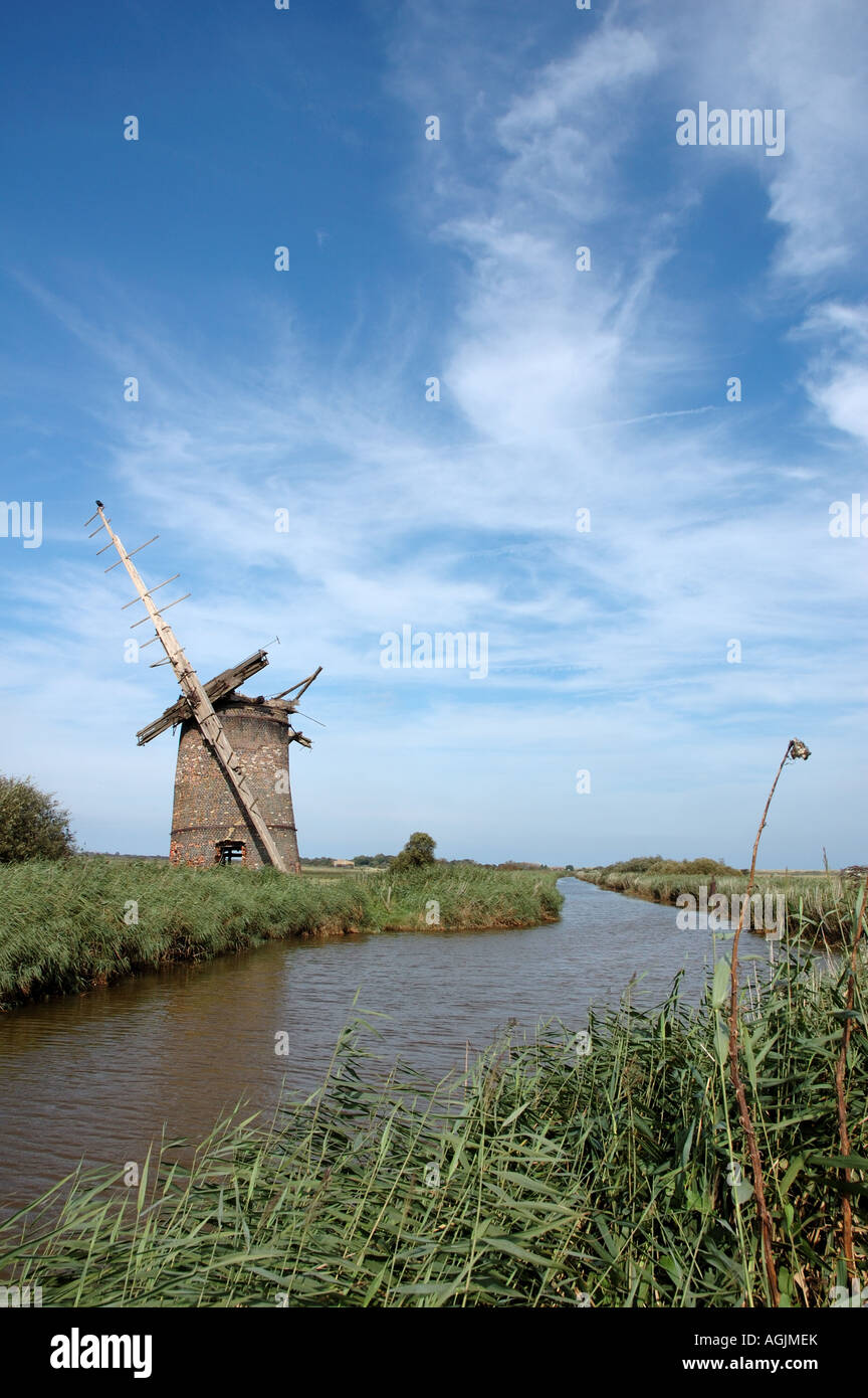 Brograve drainage mill derelict hi-res stock photography and images - Alamy
