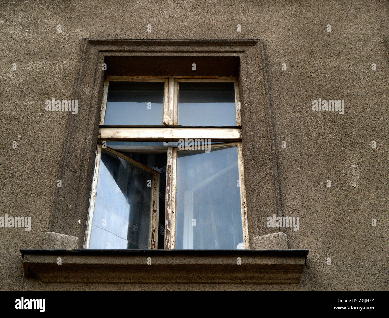 Open ajar rain hi-res stock photography and images - Alamy