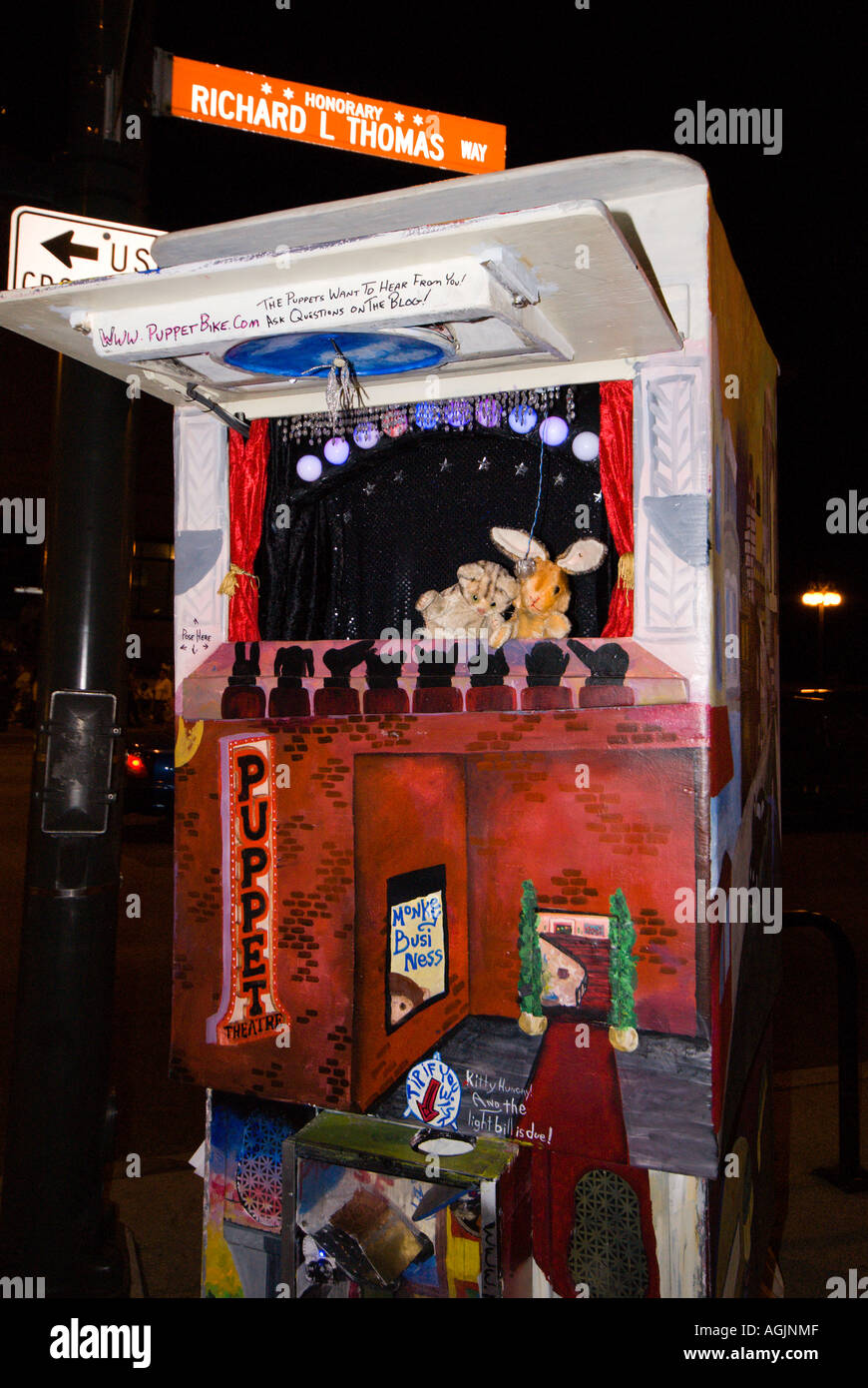 Puppet street theater on Michigan Avenue in downtown Chicago Illinois ...