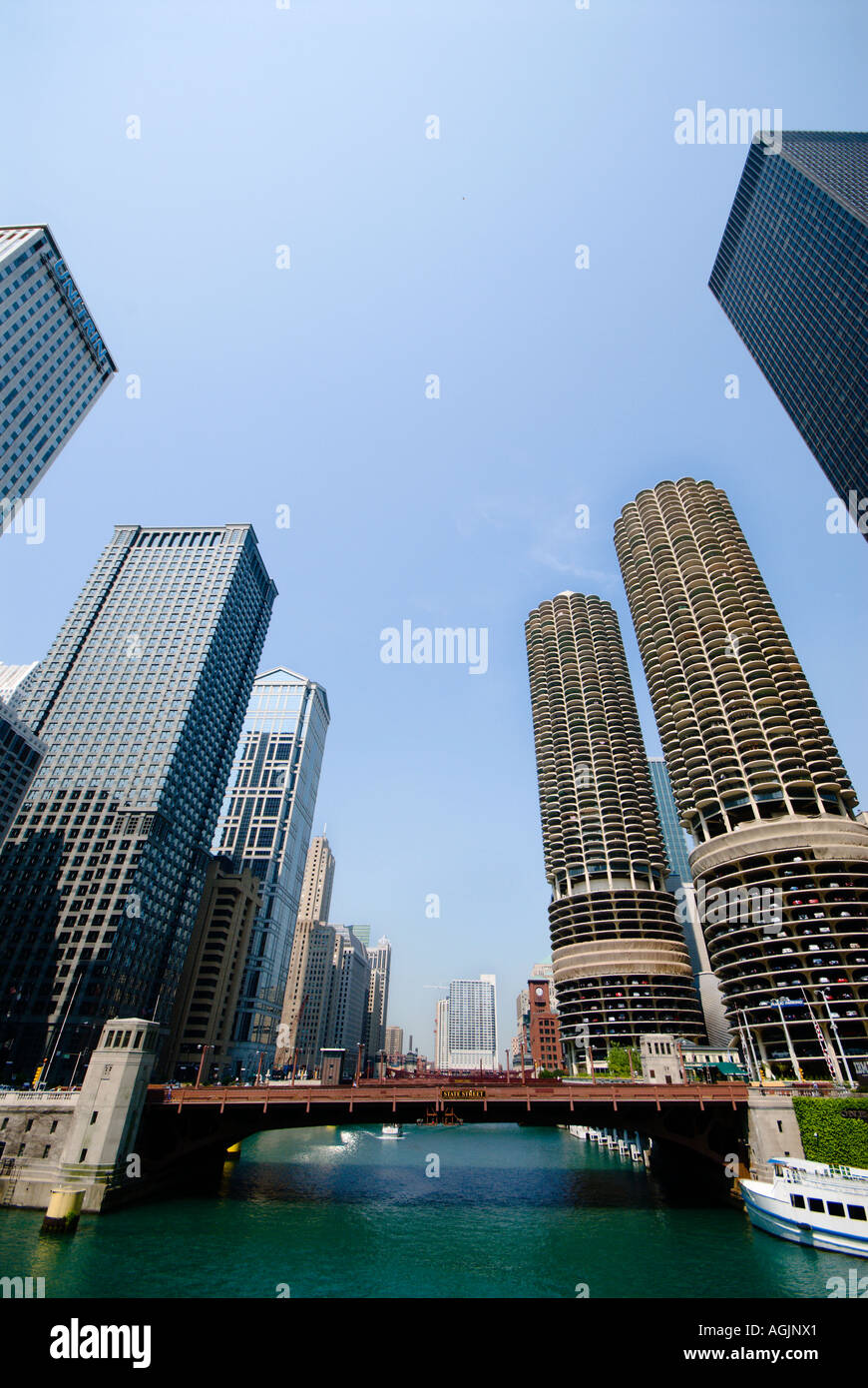 The twin round towers of Marina City dominate the incredible ...