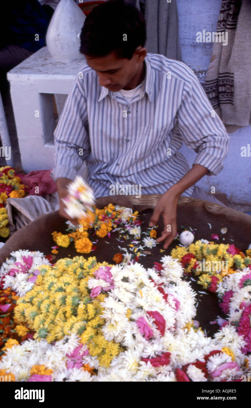 Indian flower seller portraits hi-res stock photography and images - Alamy
