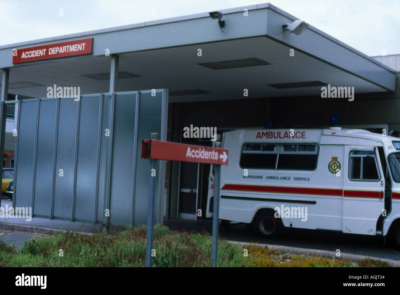 Ambulance units hi-res stock photography and images - Alamy