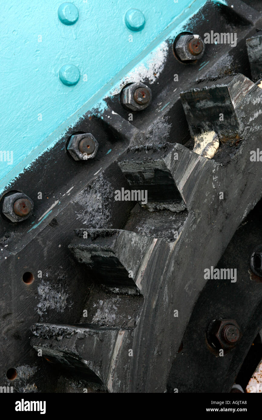 Cog on Poole lifting bridge, Hamworthy, Dorset, England, UK Stock Photo ...