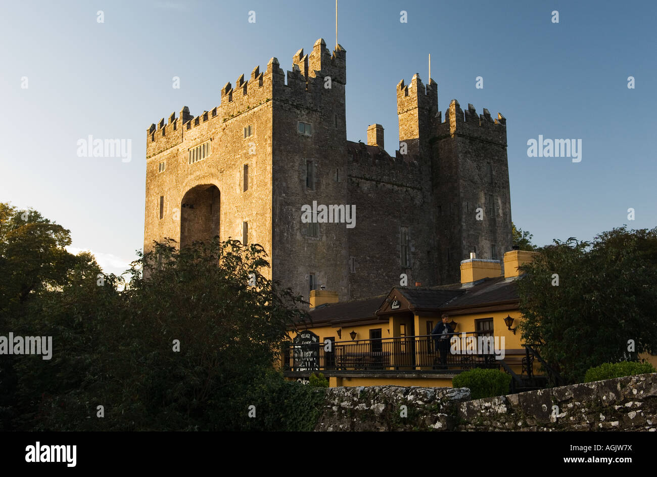 Bunratty Castle between Ennis and Limerick, County Clare, Ireland ...