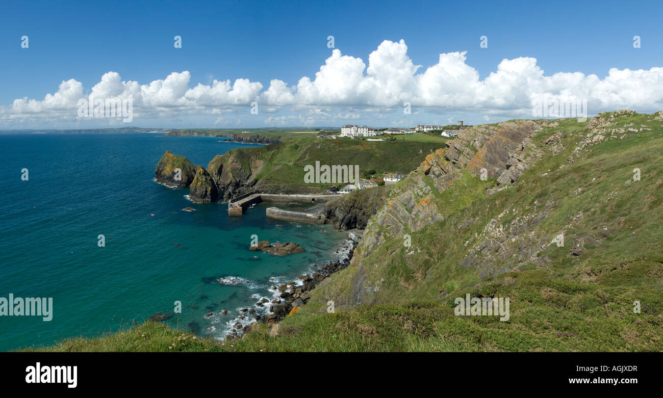 mullion cove cornish coast cornwall england uk Stock Photo - Alamy