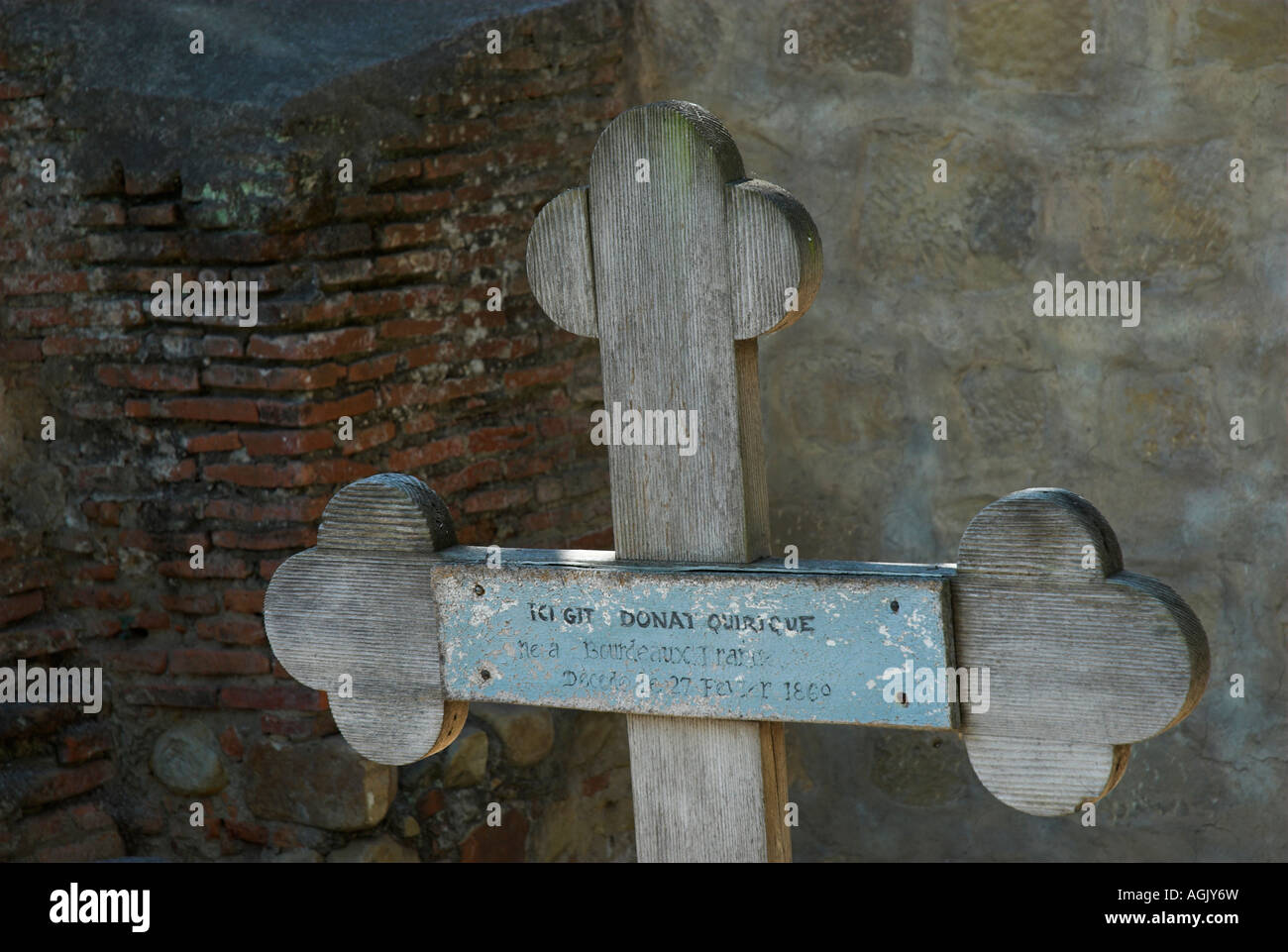 Old Wooden Cross Grave Marker High Resolution Stock Photography and ...