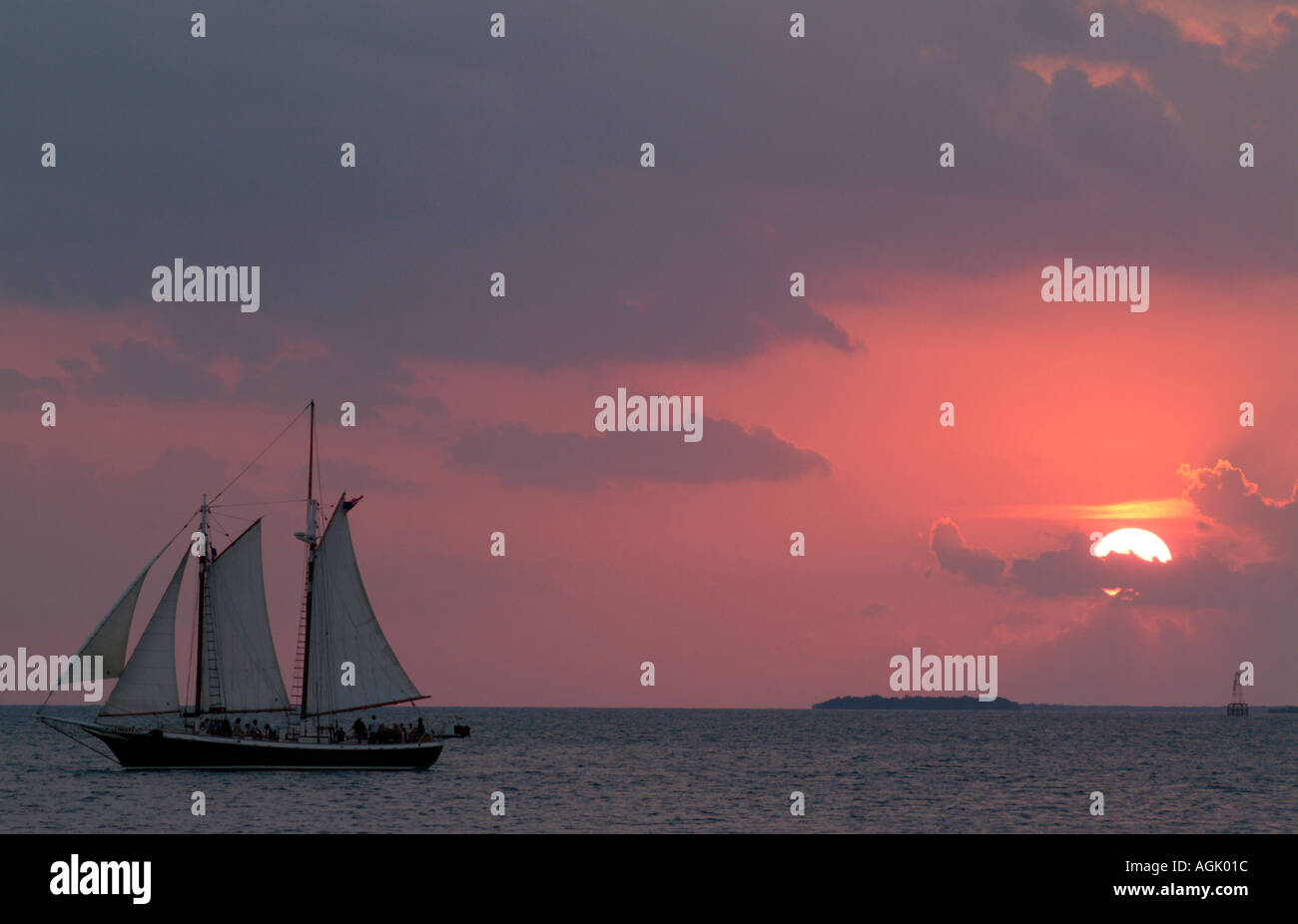 Coastal area sunset boat hi-res stock photography and images - Alamy