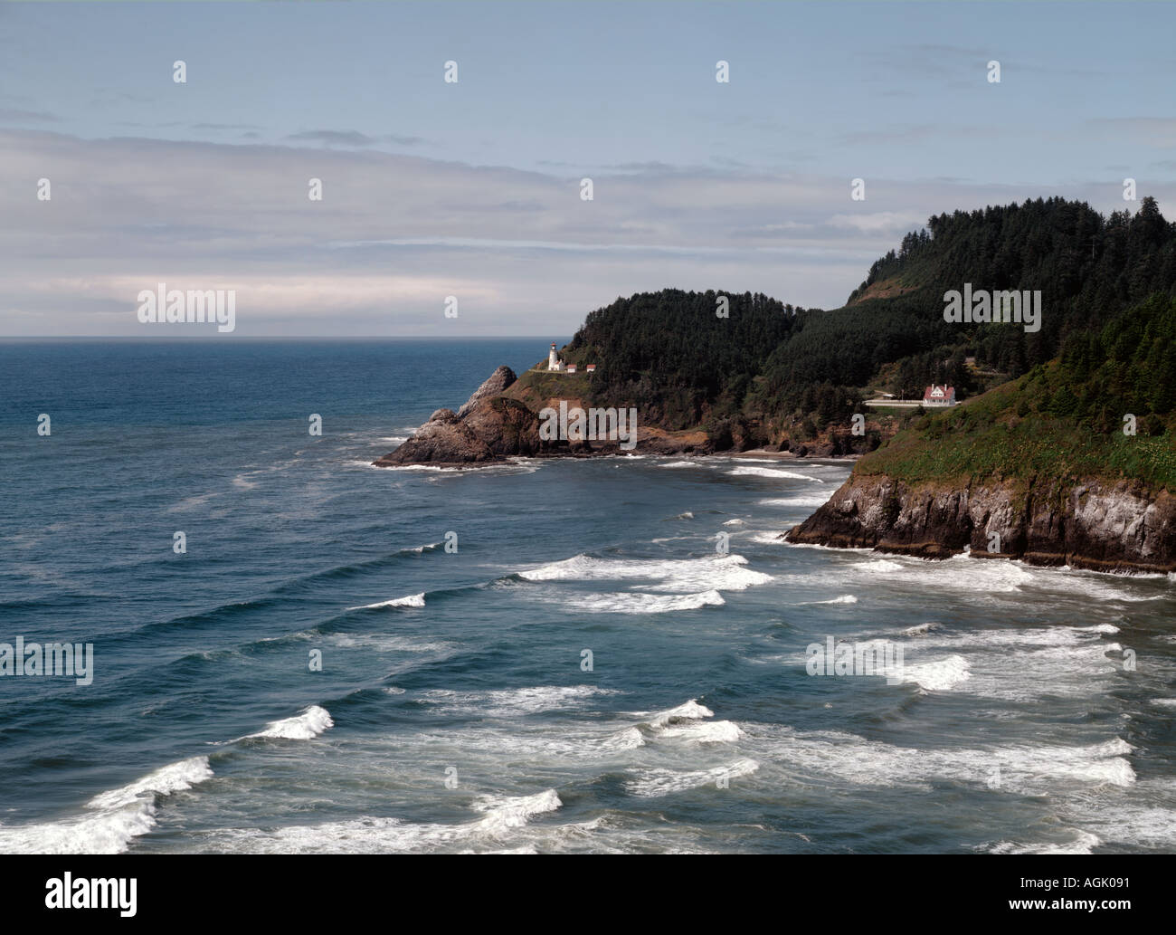 Heceta Head Lighthouse at Devils Elbow Statye Park on the rugged Oregon ...