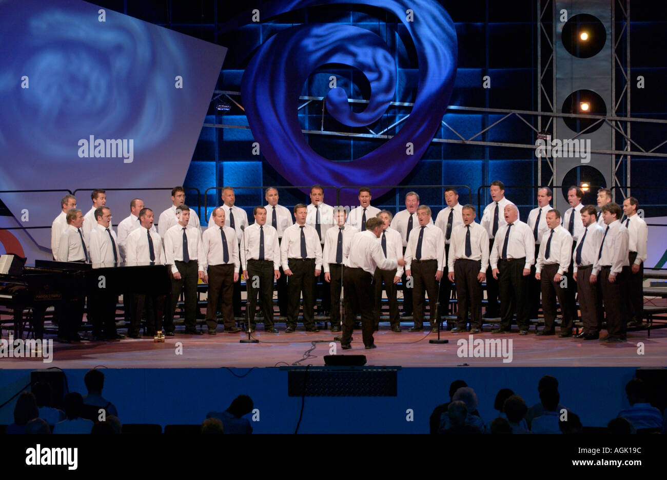 Male voice choirs hi-res stock photography and images - Alamy