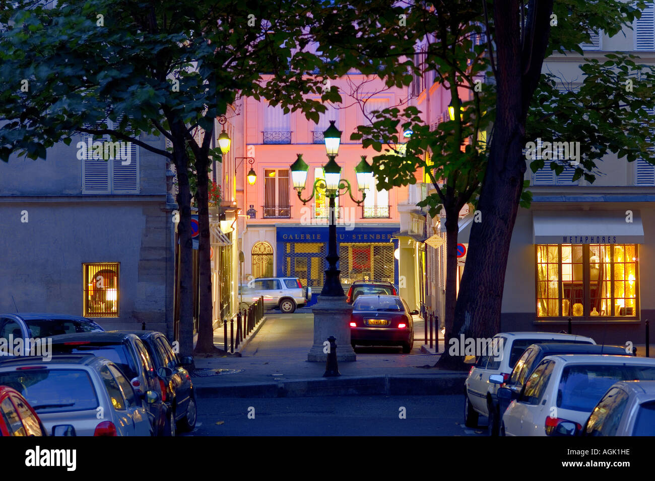 Quartier st germain des pres hi-res stock photography and images - Alamy
