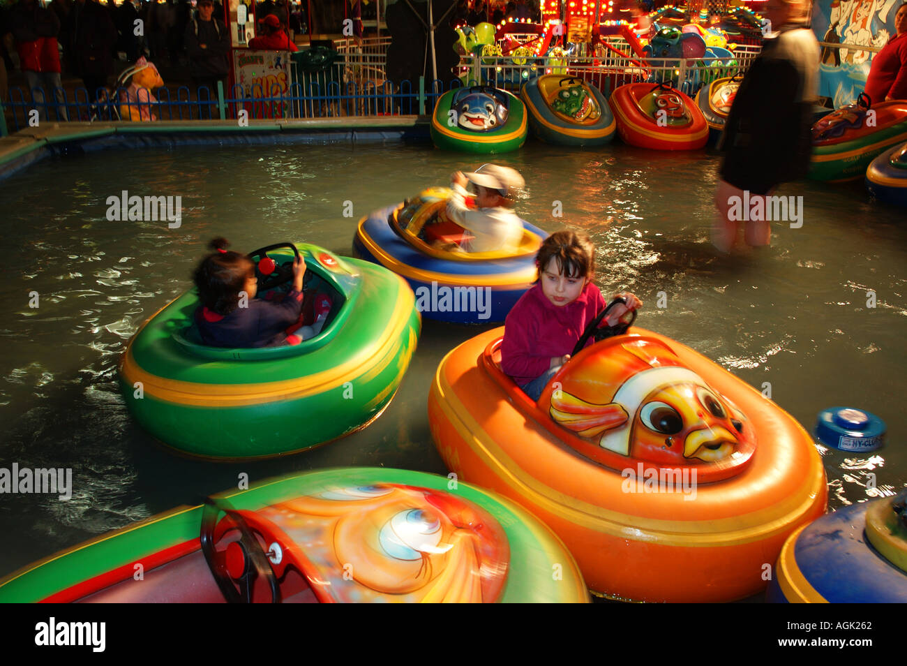 Bumper boats hi-res stock photography and images - Alamy