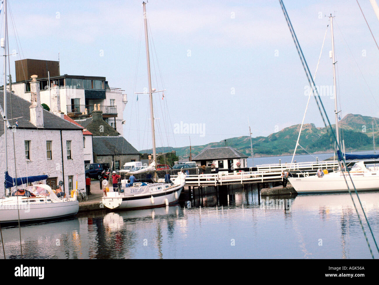 Crinan sea lock hi-res stock photography and images - Alamy