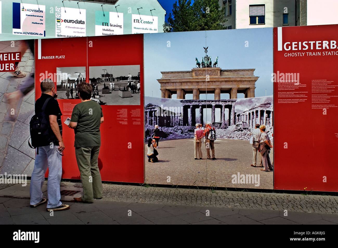 Checkpoint Charlie ( Checkpoint C ) was the best-known Berlin Wall ...