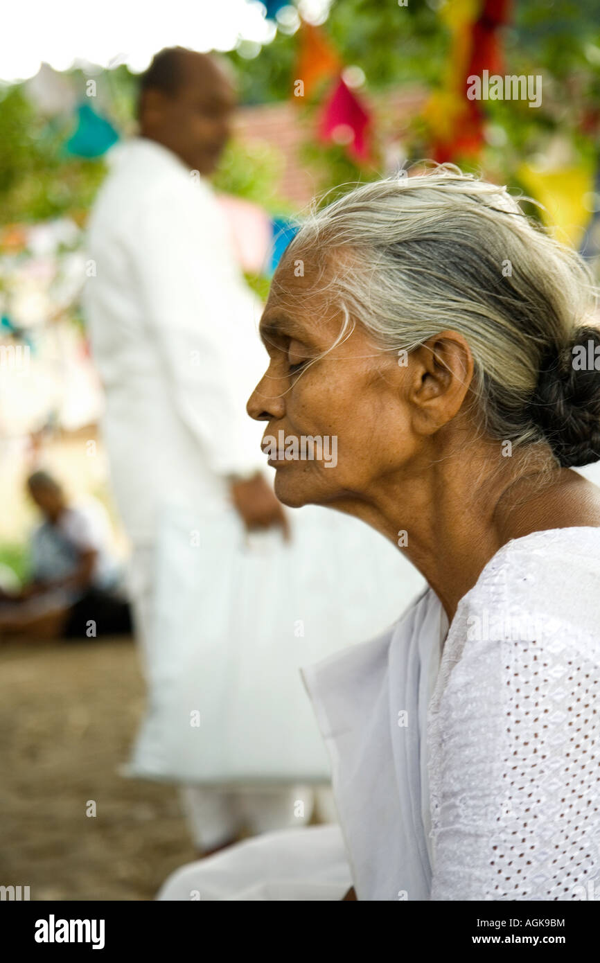 prayer under Bhau tree in kandy tooth temple Bhau tree is a very old ...