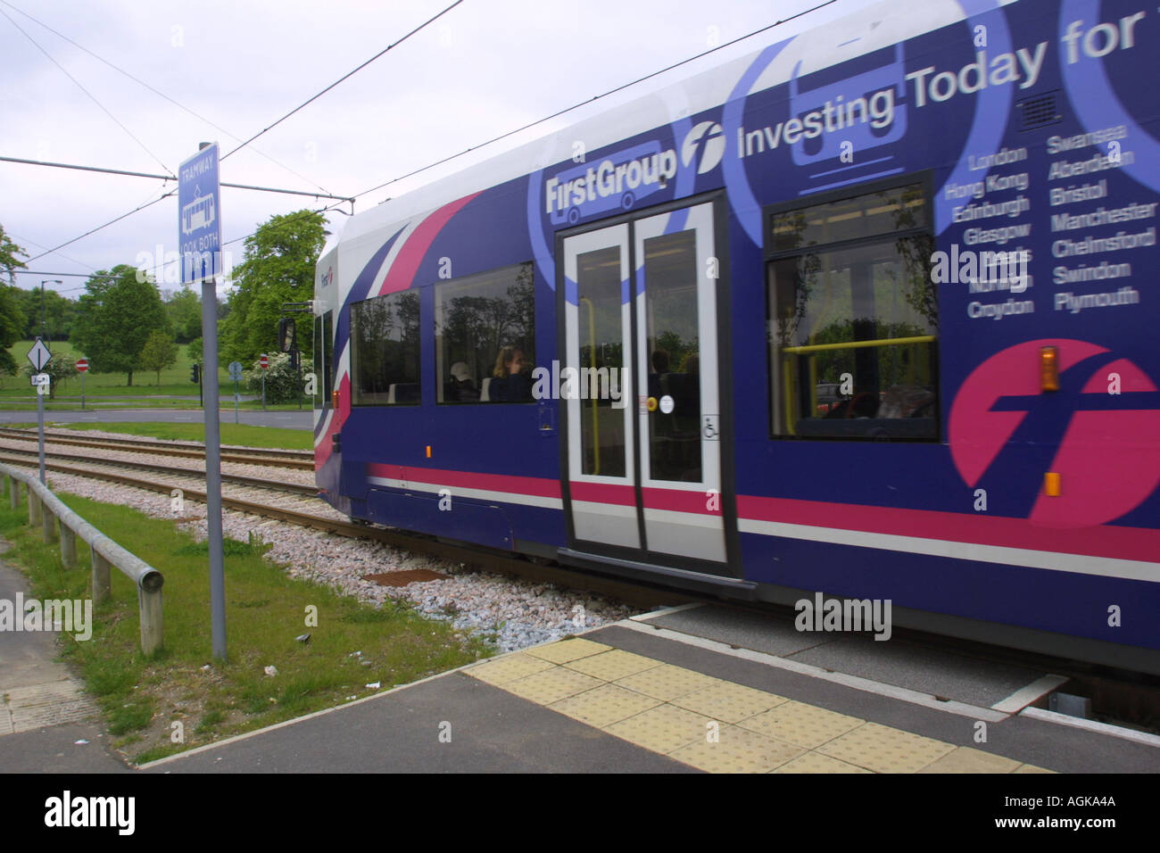 Tramlink hi-res stock photography and images - Alamy