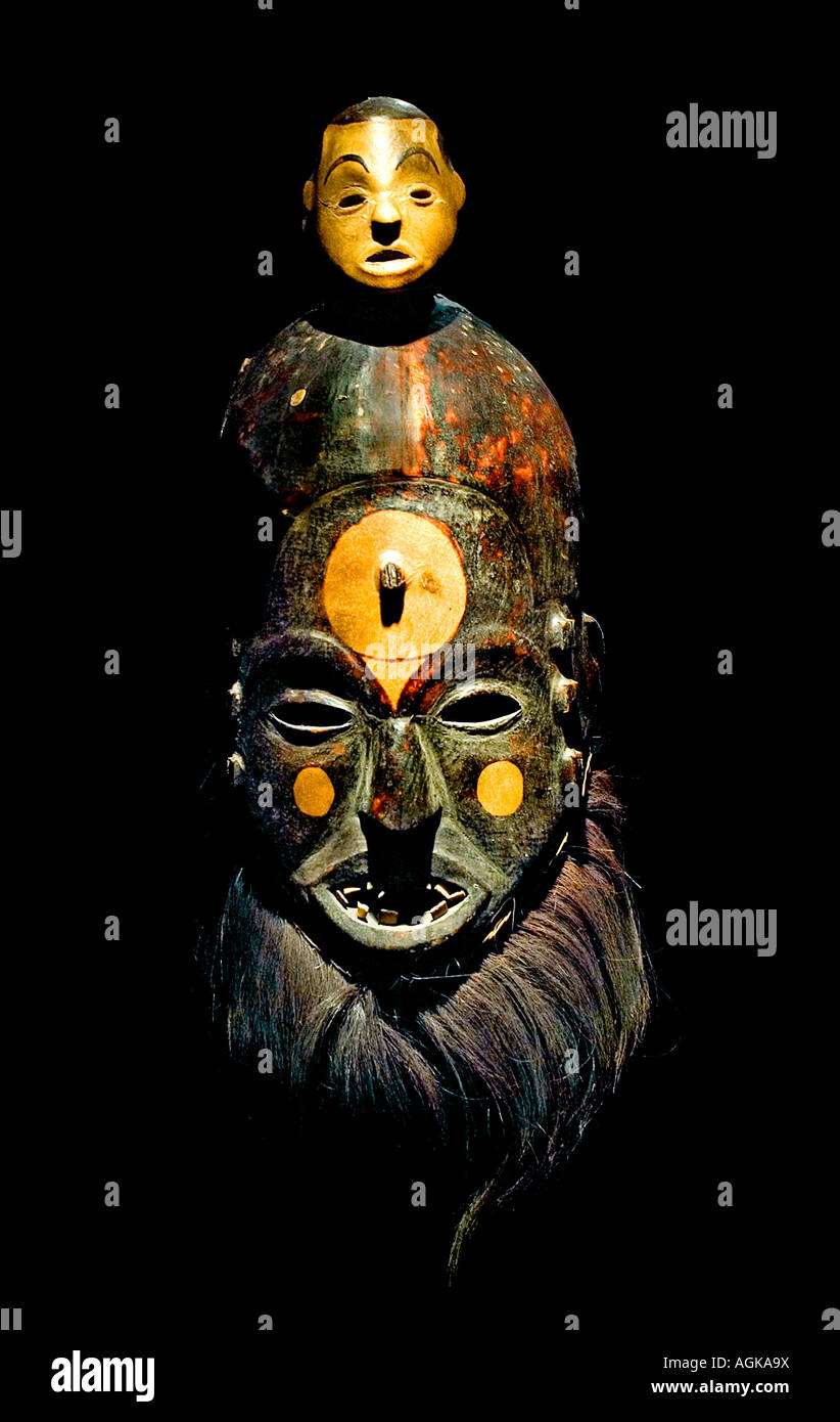 Cameroon mask hi-res stock photography and images - Alamy