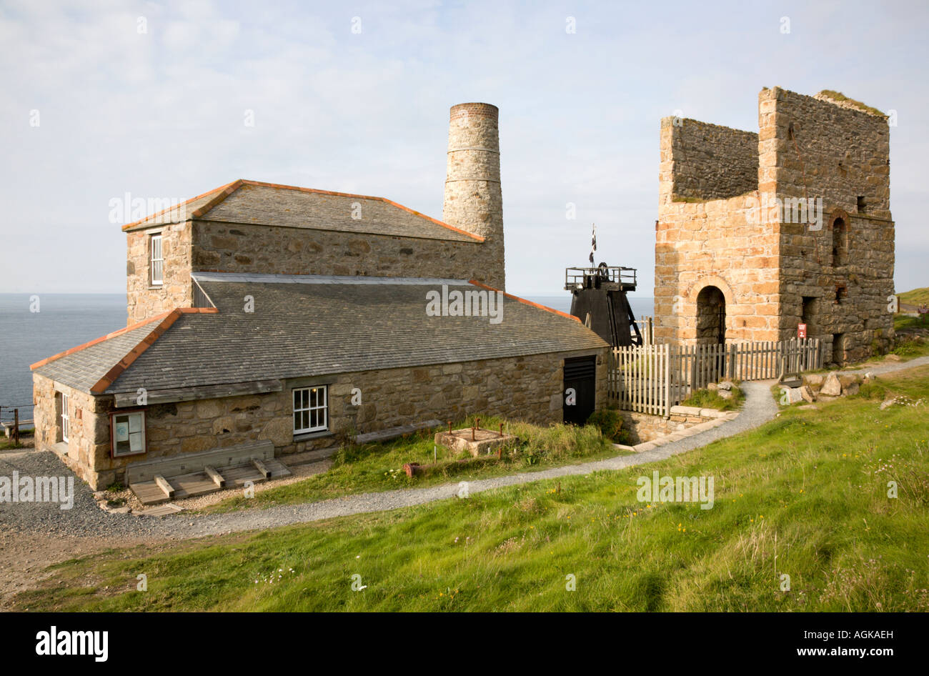 Industrial engine house cornwal1 hi-res stock photography and images ...