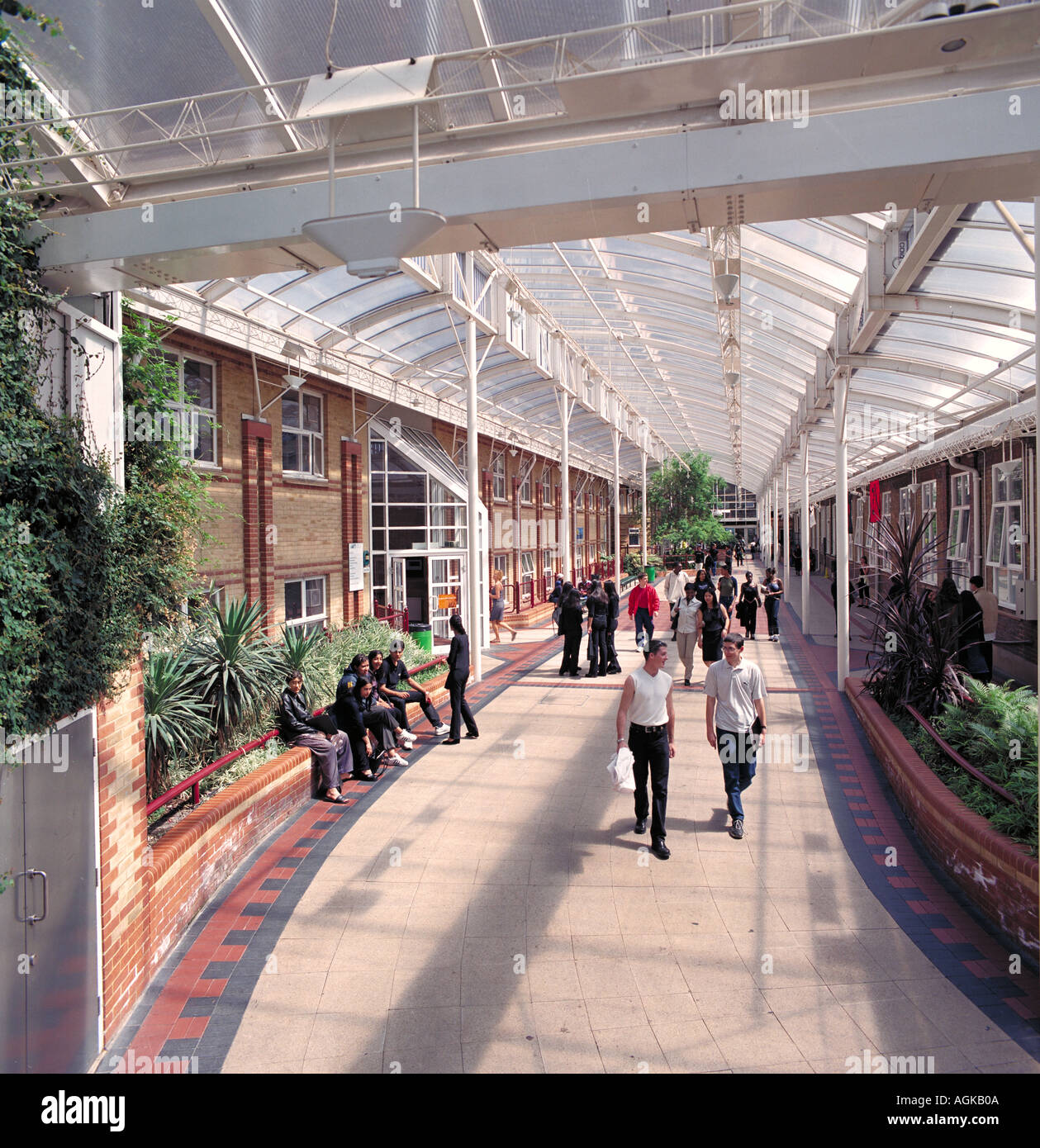 Sixth form london hi-res stock photography and images - Alamy