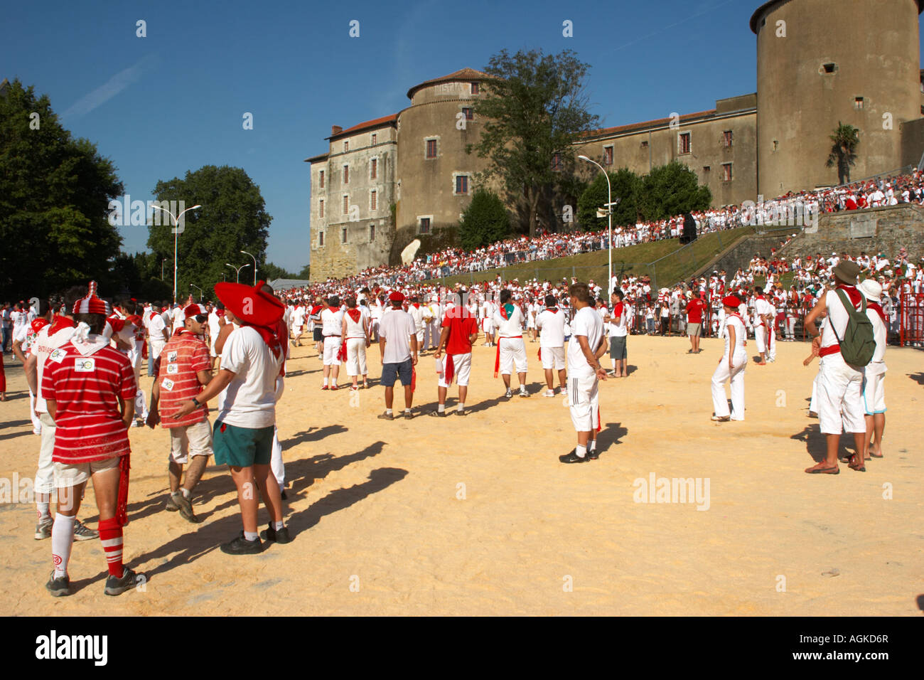 Basque people beret hi-res stock photography and images - Alamy