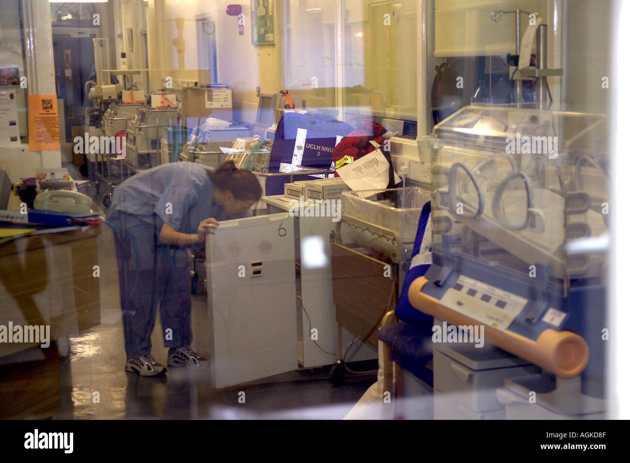 Nhs cot hi-res stock photography and images - Alamy