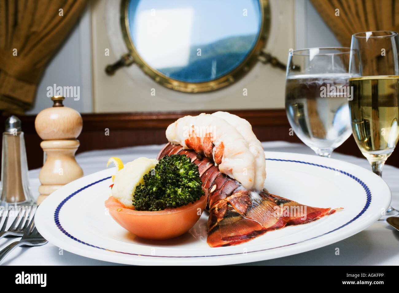 Lobster container hi-res stock photography and images - Alamy