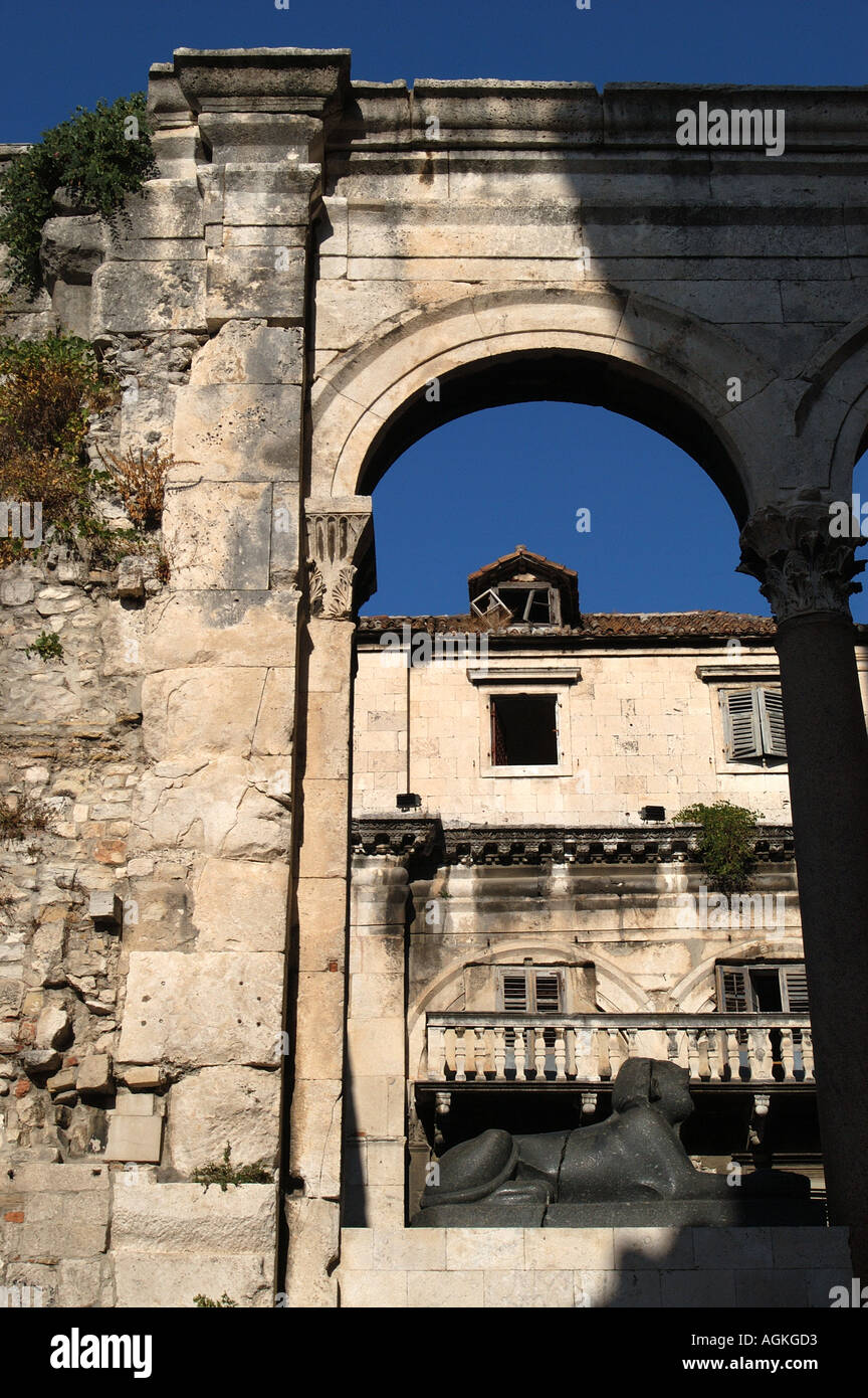 Outer peristyle hi-res stock photography and images - Alamy