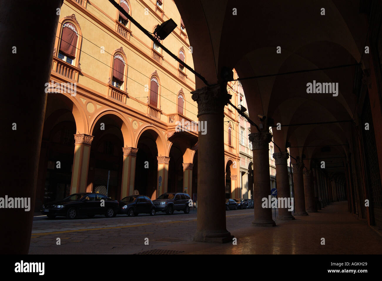 Definitive architecture hi-res stock photography and images - Alamy