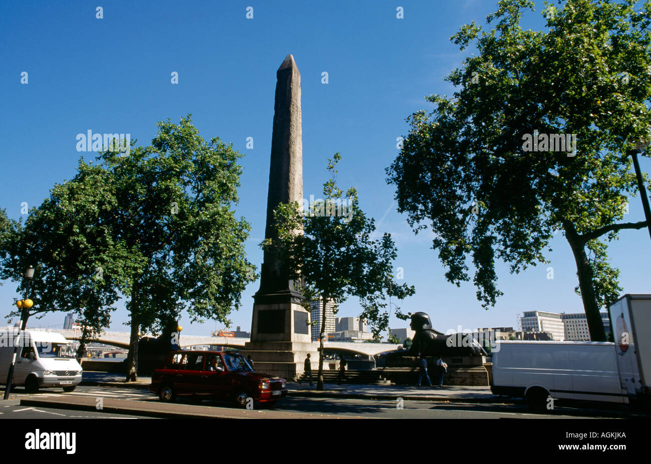 London England Cleopatras Needle Stock Photo - Alamy